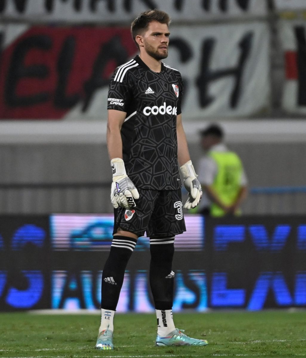 El futuro en buenas manos: el gran presente de Ezequiel Centurión en ...