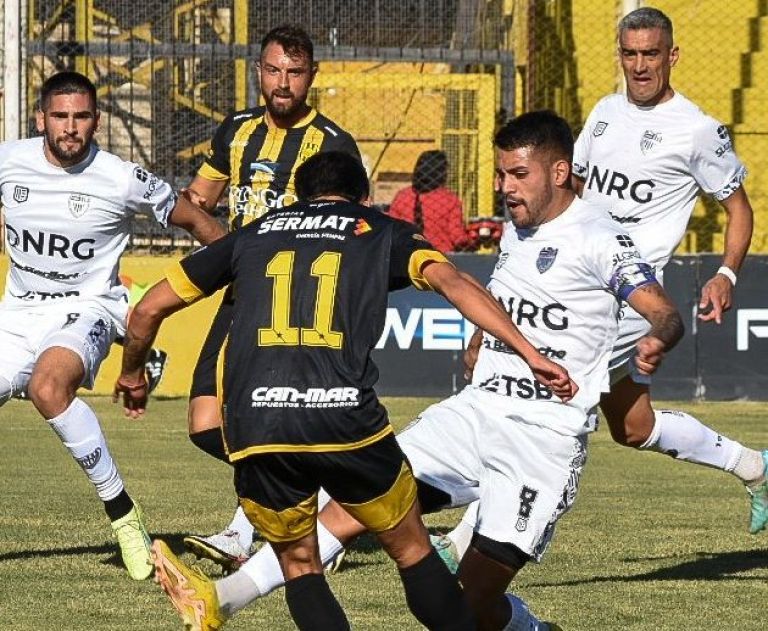 El “Capataz” consiguió un empate ante el líder en Bahia Blanca ...