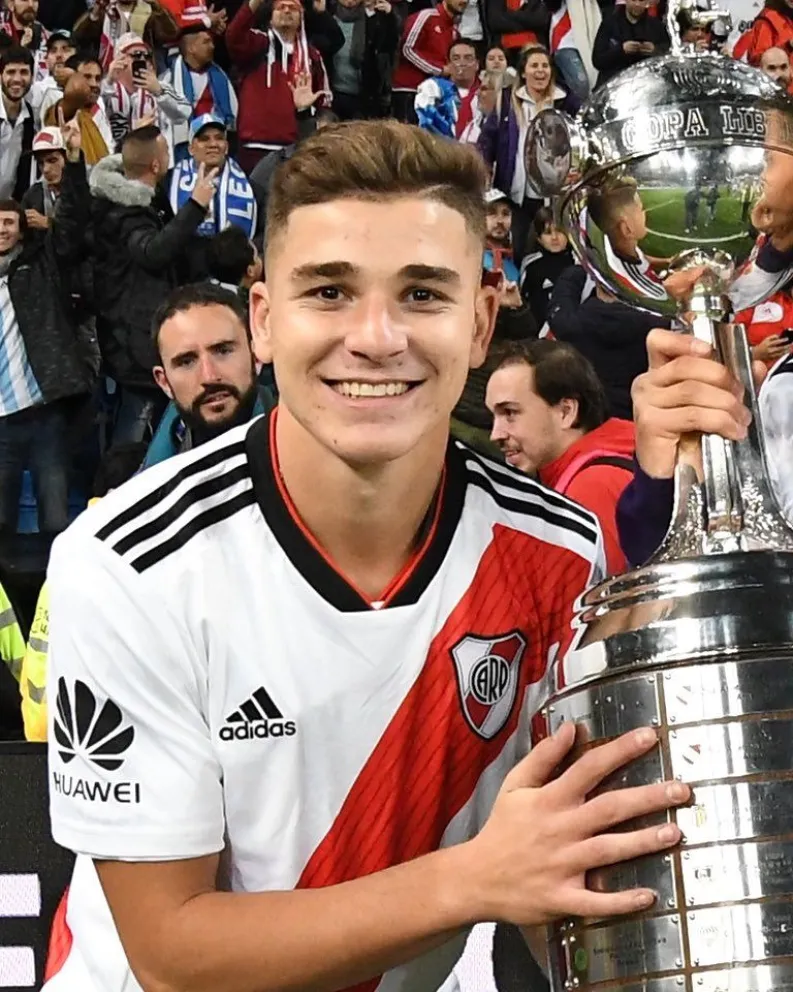 Una araña suelta en Estambul: Julián es el primer argentino en ...